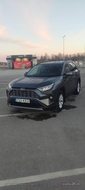 Pelēks Toyota RAV4 2021 Rakvere, ar dzinēja tilpumu 2.00 L un nobraukumu 131 tūkst. km par 24400 €, foto  vietnē AUTOMOTO.COM.LV