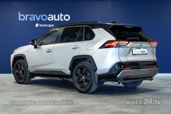 Pelēks Toyota RAV4 2021 Tallina, ar dzinēja tilpumu 2.50 L un nobraukumu 63 tūkst. km par 29900 €, foto 4 vietnē AUTOMOTO.COM.LV
