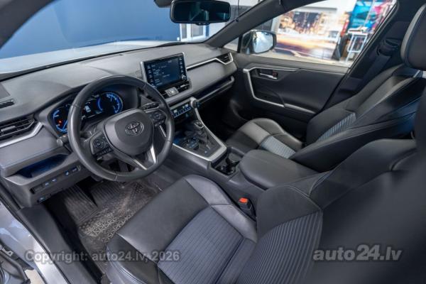 Pelēks Toyota RAV4 2021 Tallina, ar dzinēja tilpumu 2.50 L un nobraukumu 63 tūkst. km par 29900 €, foto 5 vietnē AUTOMOTO.COM.LV