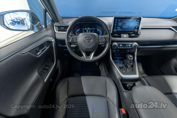 Pelēks Toyota RAV4 2021 Tallina, ar dzinēja tilpumu 2.50 L un nobraukumu 63 tūkst. km par 29900 €, foto 6 vietnē AUTOMOTO.COM.LV