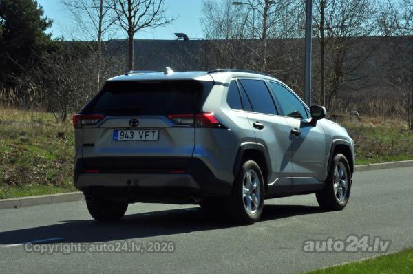 Pelēks Toyota RAV4 2021 Tallina, ar dzinēja tilpumu 2.00 L un nobraukumu 143 tūkst. km par 20999 €, foto 5 vietnē AUTOMOTO.COM.LV