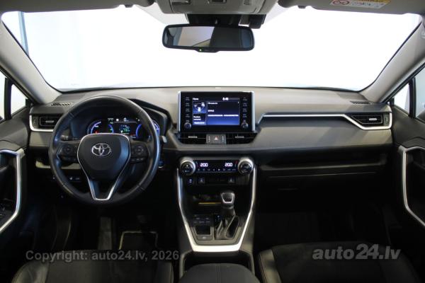 Grey Toyota RAV4 2021 in Tallinn, with an engine capacity of 2.50 L and mileage of 68 thousand km for 29990 €, photo 8 on AUTOMOTO.COM.LV