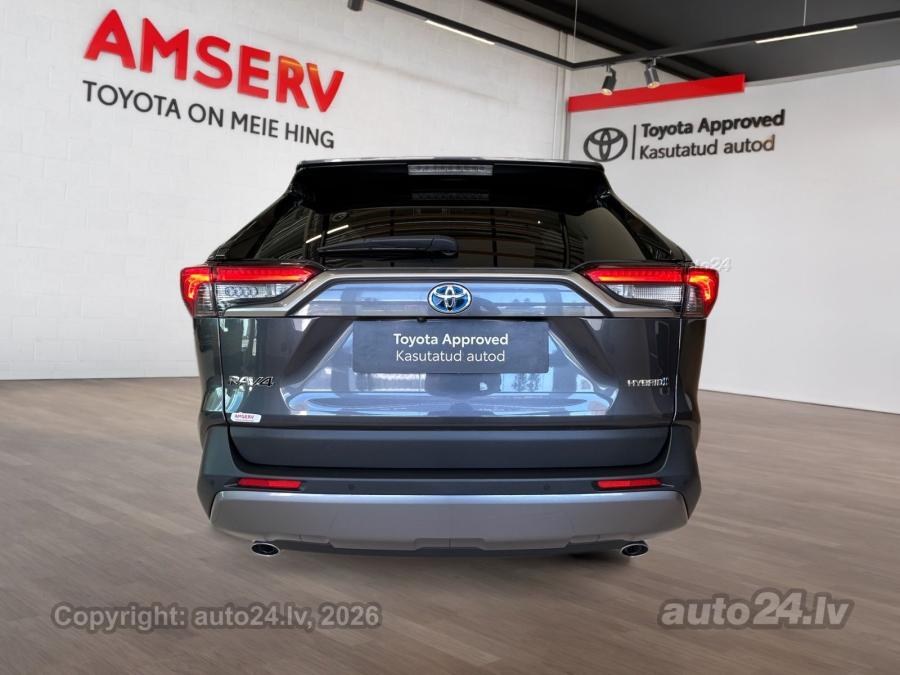 Grey Toyota RAV4 2021 in Parnu, with an engine capacity of 2.50 L and mileage of 83 thousand km for 28990 €, photo 5 on AUTOMOTO.COM.LV
