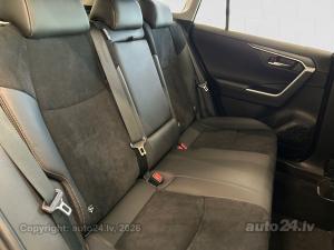 Grey Toyota RAV4 2021 in Parnu, with an engine capacity of 2.50 L and mileage of 83 thousand km for 28990 €, photo 8 on AUTOMOTO.COM.LV