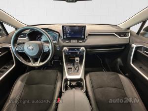Grey Toyota RAV4 2021 in Parnu, with an engine capacity of 2.50 L and mileage of 83 thousand km for 28990 €, photo 9 on AUTOMOTO.COM.LV