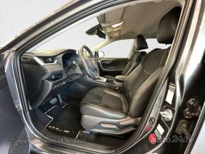 Grey Toyota RAV4 2021 in Parnu, with an engine capacity of 2.50 L and mileage of 83 thousand km for 28990 €, photo 12 on AUTOMOTO.COM.LV