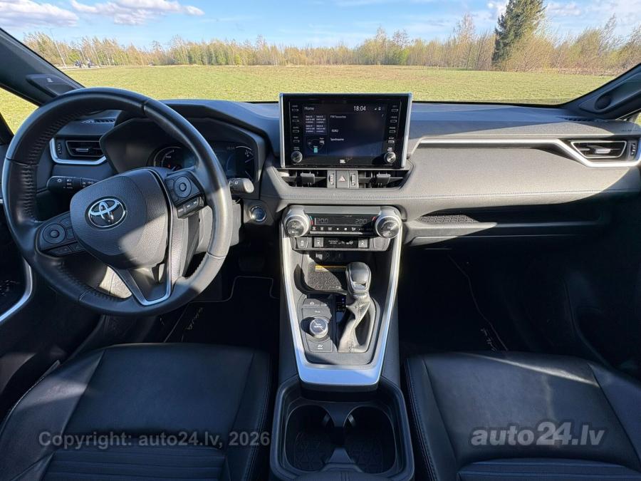 Grey Toyota RAV4 2021 in Tallinn, with an engine capacity of 2.50 L and mileage of 82 thousand km for 30900 €, photo 9 on AUTOMOTO.COM.LV