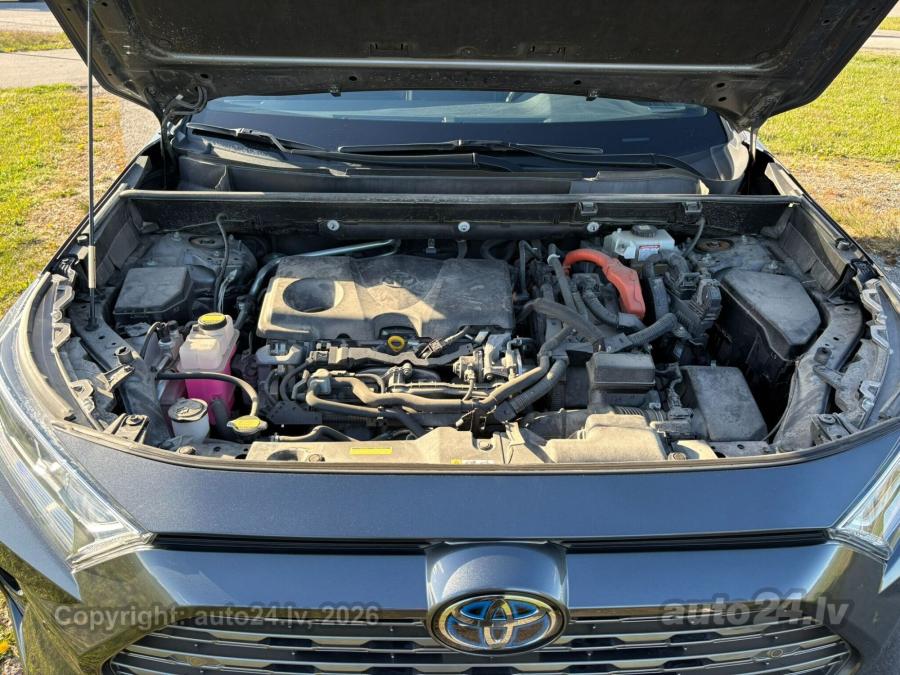Grey Toyota RAV4 2021 in Tallinn, with an engine capacity of 2.50 L and mileage of 82 thousand km for 30900 €, photo 15 on AUTOMOTO.COM.LV