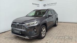 Grey Toyota RAV4 2021 in Tallinn, with an engine capacity of 2.49 L and mileage of 61 thousand km for 30995 €, photo  on AUTOMOTO.COM.LV