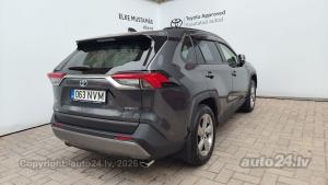 Grey Toyota RAV4 2021 in Tallinn, with an engine capacity of 2.49 L and mileage of 61 thousand km for 30995 €, photo 3 on AUTOMOTO.COM.LV