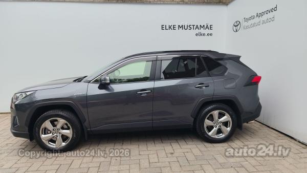 Pelēks Toyota RAV4 2021 Tallina, ar dzinēja tilpumu 2.49 L un nobraukumu 61 tūkst. km par 30995 €, foto 3 vietnē AUTOMOTO.COM.LV