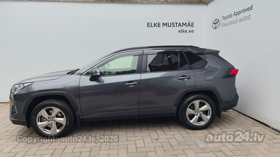 Grey Toyota RAV4 2021 in Tallinn, with an engine capacity of 2.49 L and mileage of 61 thousand km for 30995 €, photo 4 on AUTOMOTO.COM.LV