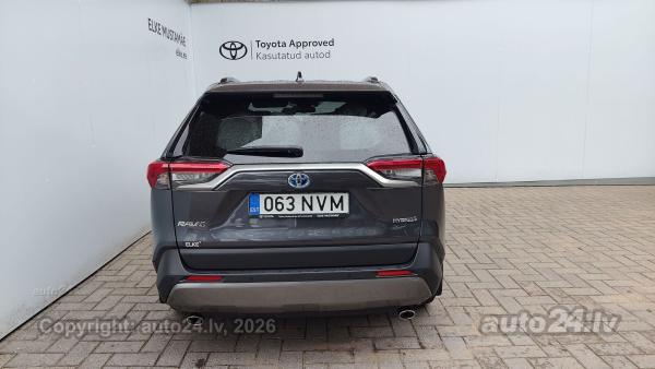 Pelēks Toyota RAV4 2021 Tallina, ar dzinēja tilpumu 2.49 L un nobraukumu 61 tūkst. km par 30995 €, foto 4 vietnē AUTOMOTO.COM.LV