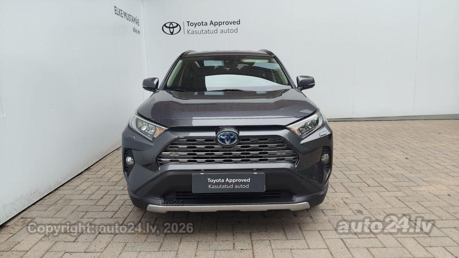 Grey Toyota RAV4 2021 in Tallinn, with an engine capacity of 2.49 L and mileage of 61 thousand km for 30995 €, photo 6 on AUTOMOTO.COM.LV