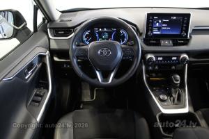 Grey Toyota RAV4 2021 in Tallinn, with an engine capacity of 2.50 L and mileage of 66 thousand km for 29990 €, photo 10 on AUTOMOTO.COM.LV