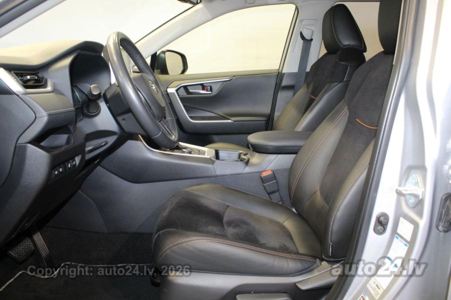 Grey Toyota RAV4 2021 in Tallinn, with an engine capacity of 2.50 L and mileage of 66 thousand km for 29990 €, photo 12 on AUTOMOTO.COM.LV