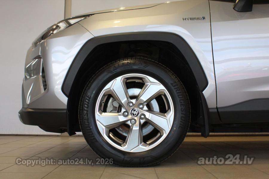 Grey Toyota RAV4 2021 in Tallinn, with an engine capacity of 2.50 L and mileage of 66 thousand km for 29990 €, photo 16 on AUTOMOTO.COM.LV