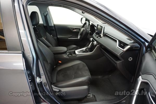 Pelēks Toyota RAV4 2021 Tartu, ar dzinēja tilpumu 2.50 L un nobraukumu 95 tūkst. km par 28490 €, foto 6 vietnē AUTOMOTO.COM.LV