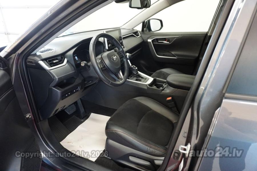 Pelēks Toyota RAV4 2021 Tartu, ar dzinēja tilpumu 2.50 L un nobraukumu 95 tūkst. km par 28490 €, foto 12 vietnē AUTOMOTO.COM.LV