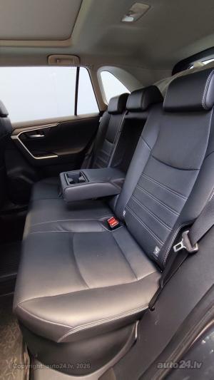 Pelēks Toyota RAV4 2021 Tallina, ar dzinēja tilpumu 2.49 L un nobraukumu 84 tūkst. km par 34495 €, foto 17 vietnē AUTOMOTO.COM.LV
