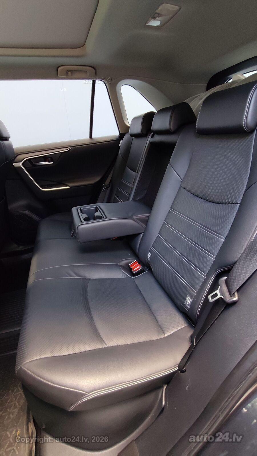 Pelēks Toyota RAV4 2021 Tallina, ar dzinēja tilpumu 2.49 L un nobraukumu 84 tūkst. km par 34495 €, foto 17 vietnē AUTOMOTO.COM.LV