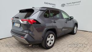 Grey Toyota RAV4 2021 in Tallinn, with an engine capacity of 1.99 L and mileage of 64 thousand km for 23995 €, photo 3 on AUTOMOTO.COM.LV