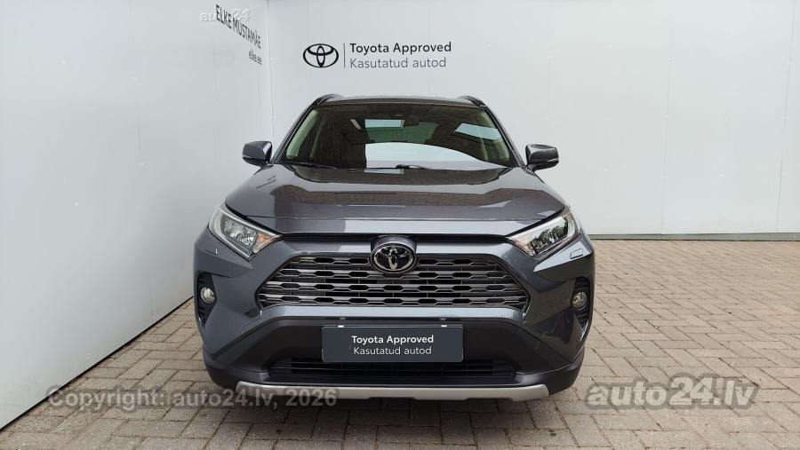 Grey Toyota RAV4 2021 in Tallinn, with an engine capacity of 1.99 L and mileage of 64 thousand km for 23995 €, photo 6 on AUTOMOTO.COM.LV
