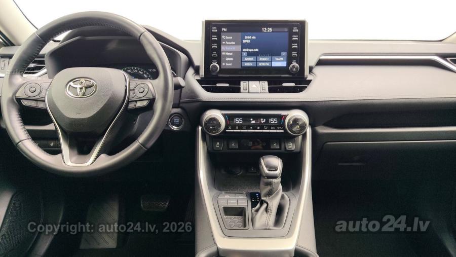 Grey Toyota RAV4 2021 in Tallinn, with an engine capacity of 1.99 L and mileage of 64 thousand km for 23995 €, photo 9 on AUTOMOTO.COM.LV