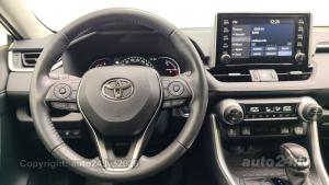 Grey Toyota RAV4 2021 in Tallinn, with an engine capacity of 1.99 L and mileage of 64 thousand km for 23995 €, photo 10 on AUTOMOTO.COM.LV