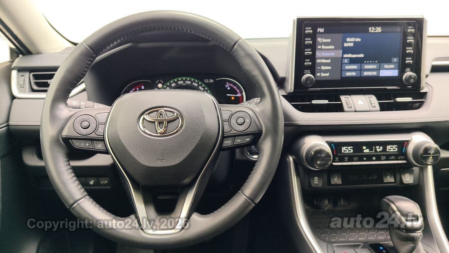 Grey Toyota RAV4 2021 in Tallinn, with an engine capacity of 1.99 L and mileage of 64 thousand km for 23995 €, photo 10 on AUTOMOTO.COM.LV