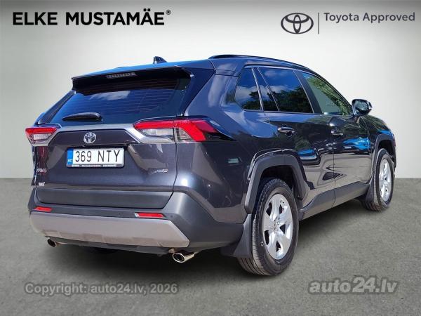 Pelēks Toyota RAV4 2021 Tallina, ar dzinēja tilpumu 1.99 L un nobraukumu 106 tūkst. km par 27995 €, foto 2 vietnē AUTOMOTO.COM.LV
