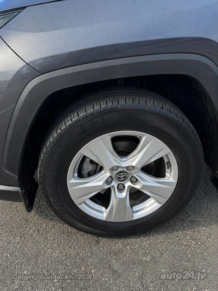 Pelēks Toyota RAV4 2021 Tallina, ar dzinēja tilpumu 2.00 L un nobraukumu 88 tūkst. km par 27900 €, foto 6 vietnē AUTOMOTO.COM.LV