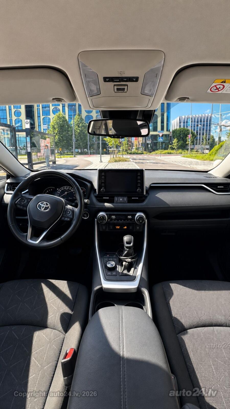 Pelēks Toyota RAV4 2021 Tallina, ar dzinēja tilpumu 2.00 L un nobraukumu 88 tūkst. km par 27900 €, foto 9 vietnē AUTOMOTO.COM.LV