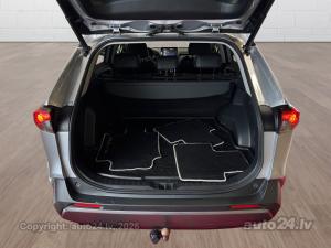 Grey Toyota RAV4 2021 in Tartu, with an engine capacity of 2.50 L and mileage of 133 thousand km for 26190 €, photo 11 on AUTOMOTO.COM.LV