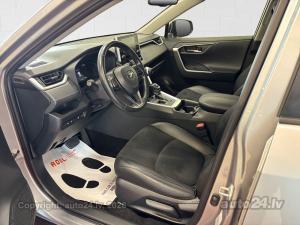 Grey Toyota RAV4 2021 in Tartu, with an engine capacity of 2.50 L and mileage of 133 thousand km for 26190 €, photo 12 on AUTOMOTO.COM.LV
