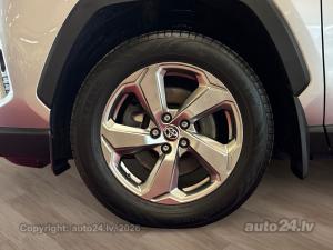 Grey Toyota RAV4 2021 in Tartu, with an engine capacity of 2.50 L and mileage of 133 thousand km for 26190 €, photo 16 on AUTOMOTO.COM.LV