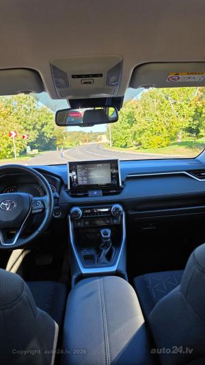 Grey Toyota RAV4 2021 in Tallinn, with an engine capacity of 2.00 L and mileage of 49 thousand km for 26900 €, photo 15 on AUTOMOTO.COM.LV