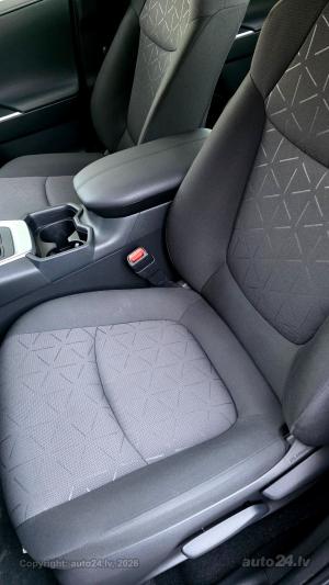 Grey Toyota RAV4 2021 in Tallinn, with an engine capacity of 2.00 L and mileage of 49 thousand km for 26900 €, photo 20 on AUTOMOTO.COM.LV
