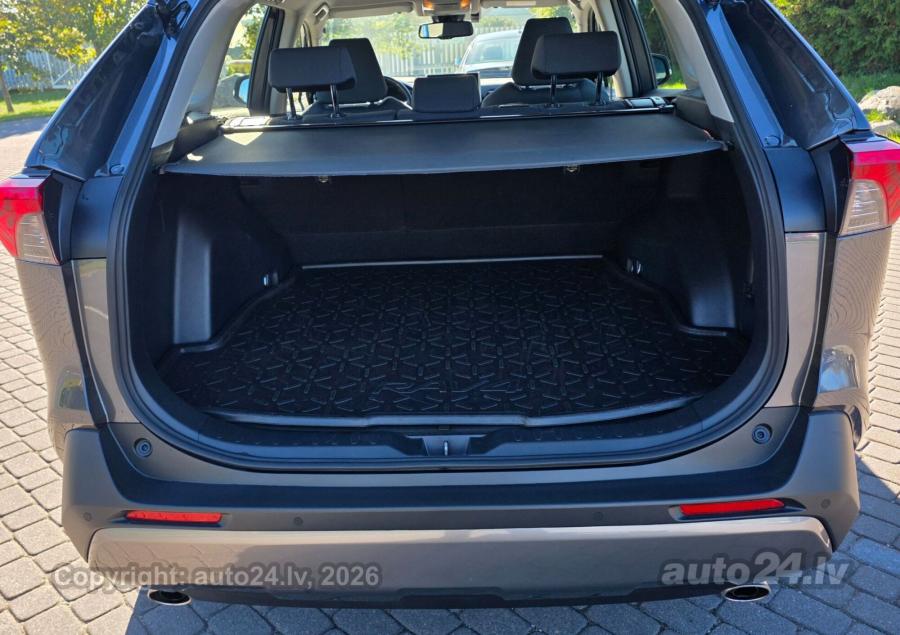Grey Toyota RAV4 2021 in Tallinn, with an engine capacity of 2.00 L and mileage of 49 thousand km for 26900 €, photo 21 on AUTOMOTO.COM.LV