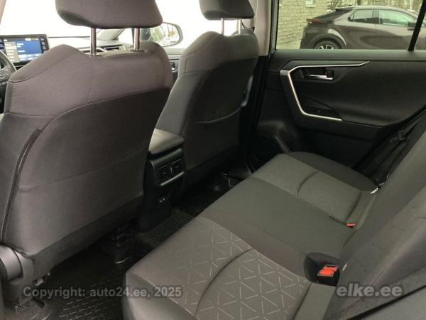 Pelēks Toyota RAV4 2022 Tallina, ar dzinēja tilpumu 1.99 L un nobraukumu 82 tūkst. km par 25995 €, foto 11 vietnē AUTOMOTO.COM.LV