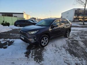 Pelēks Toyota RAV4 2022 Tallina, ar dzinēja tilpumu 0.00 L un nobraukumu 187 tūkst. km par 24900 €, foto  vietnē AUTOMOTO.COM.LV