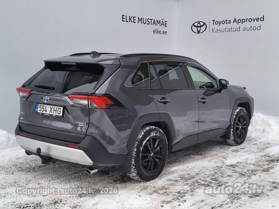 Pelēks Toyota RAV4 2022 Tallina, ar dzinēja tilpumu 2.49 L un nobraukumu 68 tūkst. km par 35995 €, foto 2 vietnē AUTOMOTO.COM.LV