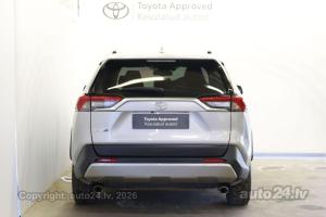 Pelēks Toyota RAV4 2022 Tallina, ar dzinēja tilpumu 1.99 L un nobraukumu 82 tūkst. km par 24900 €, foto 4 vietnē AUTOMOTO.COM.LV