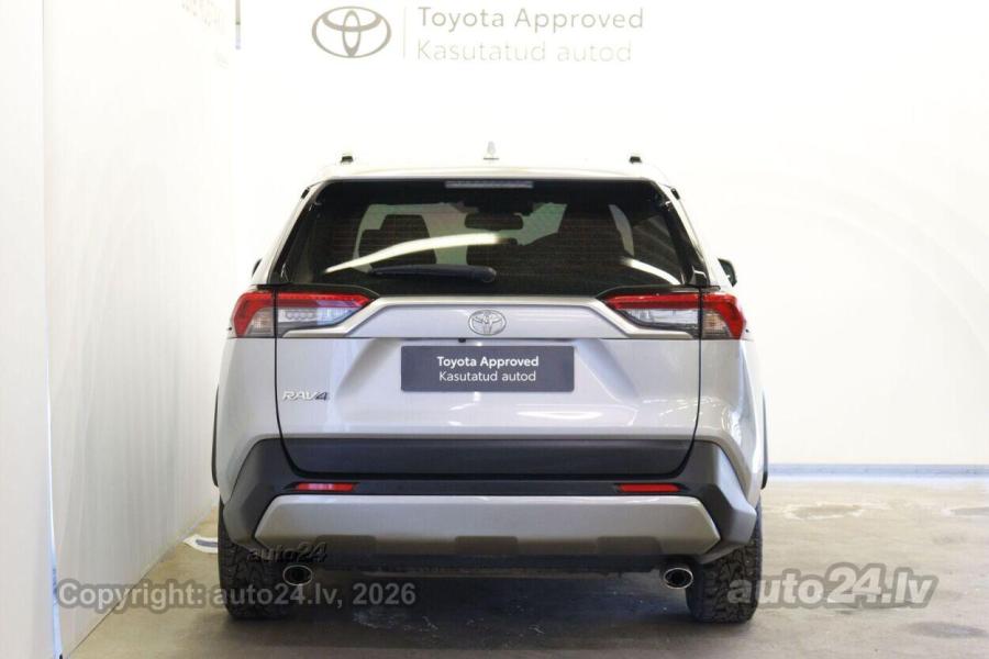 Pelēks Toyota RAV4 2022 Tallina, ar dzinēja tilpumu 1.99 L un nobraukumu 82 tūkst. km par 24900 €, foto 4 vietnē AUTOMOTO.COM.LV