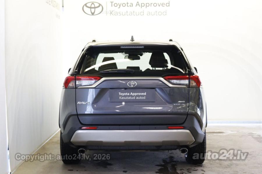 Pelēks Toyota RAV4 2022 Tallina, ar dzinēja tilpumu 1.99 L un nobraukumu 67 tūkst. km par 26900 €, foto 4 vietnē AUTOMOTO.COM.LV