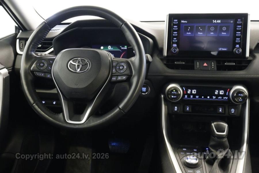 Pelēks Toyota RAV4 2022 Tallina, ar dzinēja tilpumu 1.99 L un nobraukumu 67 tūkst. km par 26900 €, foto 9 vietnē AUTOMOTO.COM.LV
