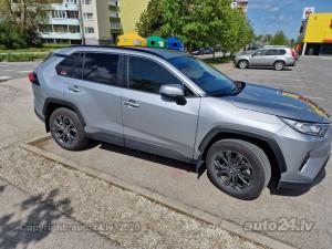 Серый Тойота РАВ 4 2022 в Таллин, объемом двигателя 2.50 л и пробегом 42 тыс. км за 32800 €, фото 4 на AUTOMOTO.COM.LV