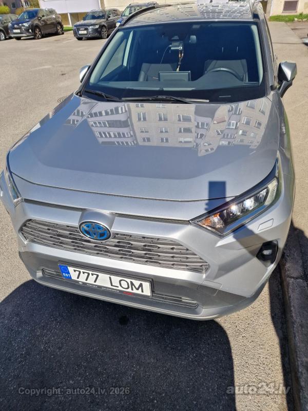Серый Тойота РАВ 4 2022 в Таллин, объемом двигателя 2.50 л и пробегом 42 тыс. км за 32800 €, фото 9 на AUTOMOTO.COM.LV