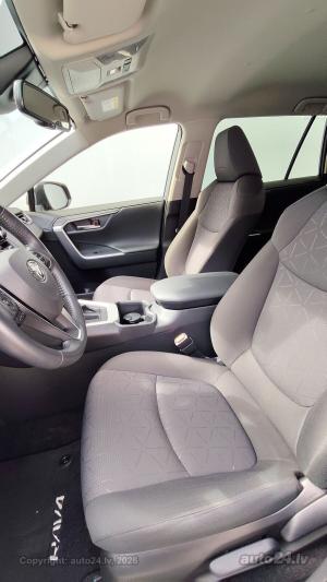 Pelēks Toyota RAV4 2022 Tallina, ar dzinēja tilpumu 1.99 L un nobraukumu 93 tūkst. km par 23995 €, foto 12 vietnē AUTOMOTO.COM.LV