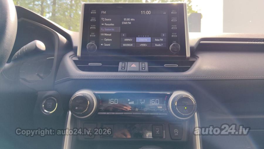 Pelēks Toyota RAV4 2022 Tallina, ar dzinēja tilpumu 1.99 L un nobraukumu 93 tūkst. km par 23995 €, foto 15 vietnē AUTOMOTO.COM.LV